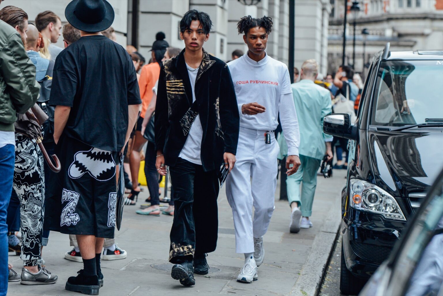 Classic Sports Style: Embracing the Vintage Sports Clothing Trend ...