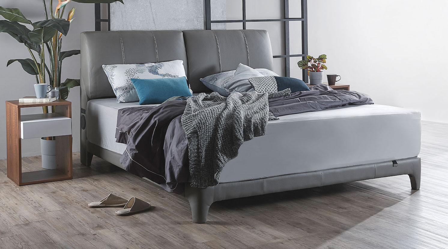 Choosing the Perfect Bed Frame: Upholstered vs. Metal vs. Wooden Bed ...